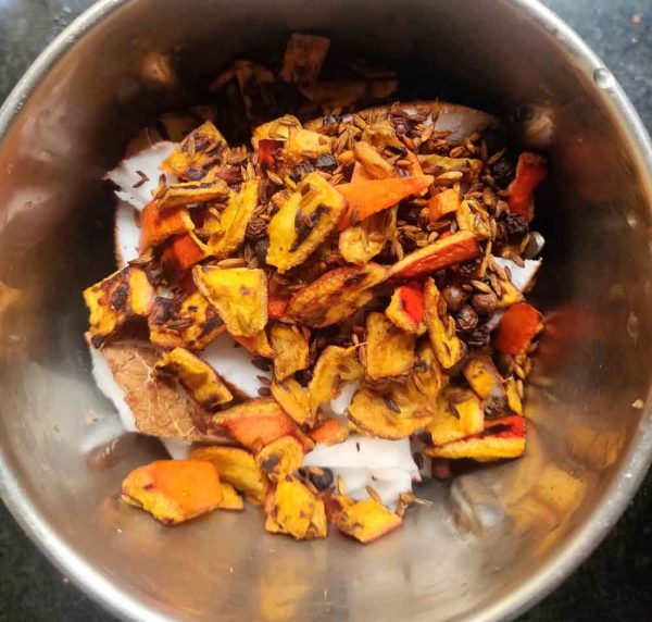 POMEGRANATE TAMBLI / DALIMBE SIPPE TAMBULI - Cook with Smile