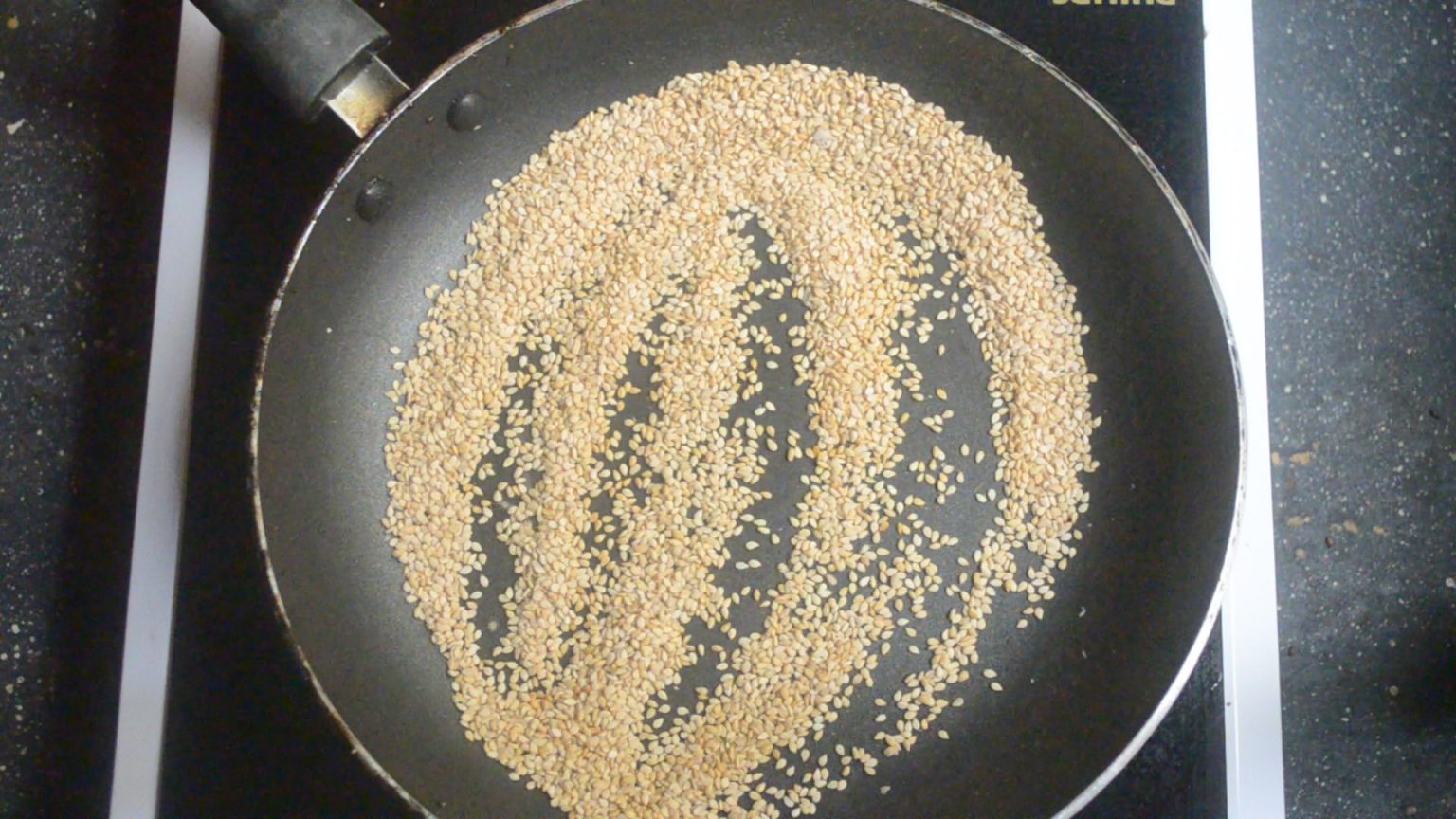 THAMBITTU RECIPE / HOW TO DO TAMBITTU - SHIVARATRI SPECIAL - Cook with ...