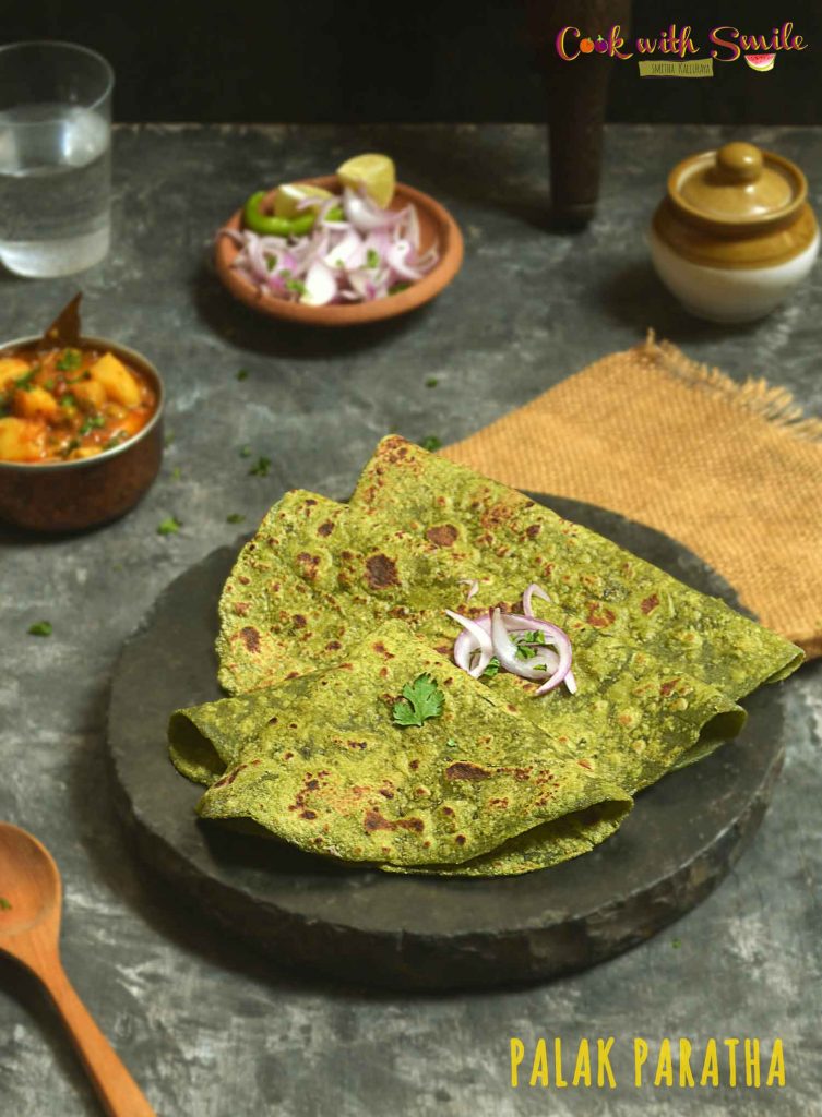 PALAK PARATHA RECIPE / PALAK ROTI / SPINACH PARATHA - Cook with Smile