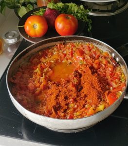 TOMATO EERULLI GOJJU | TOMATO GOJJU RECIPE | TOMATO ONION CURRY - Cook ...