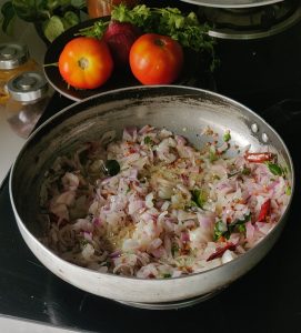TOMATO EERULLI GOJJU | TOMATO GOJJU RECIPE | TOMATO ONION CURRY - Cook ...