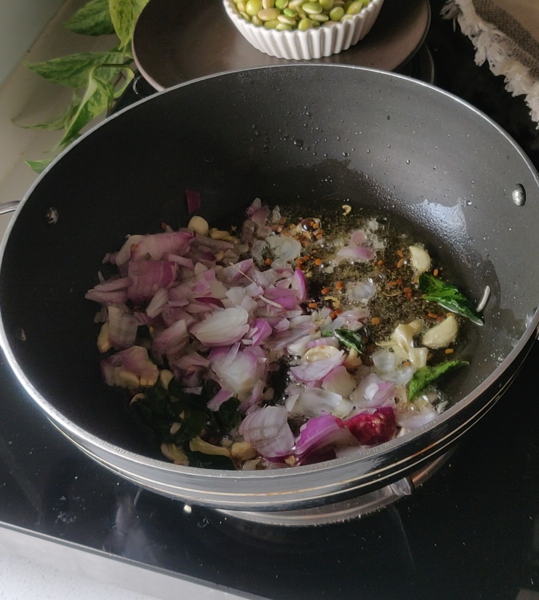 MOCHAKOTTAI KUZHAMBU | CHETTINADU MOCHAI KULAMBU / AVAREKALU CURRY ...